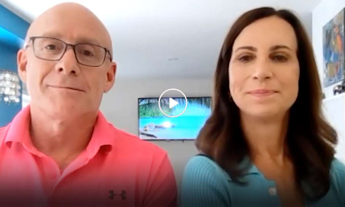 Carol & David - Entrevista a una Pareja - Life in Red